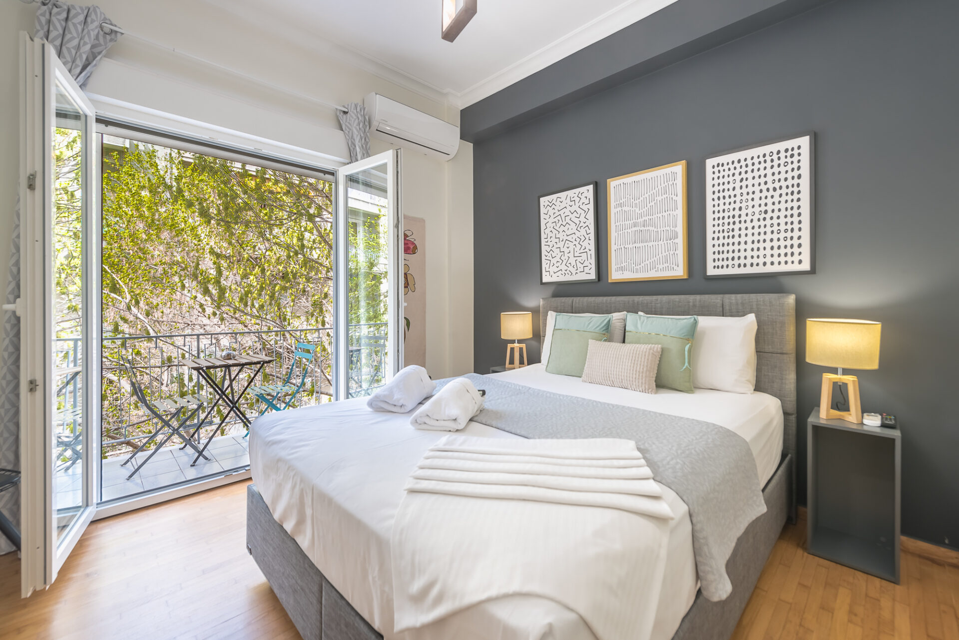 Best Pools in Athens for Travelers – Where to Swim and Relax