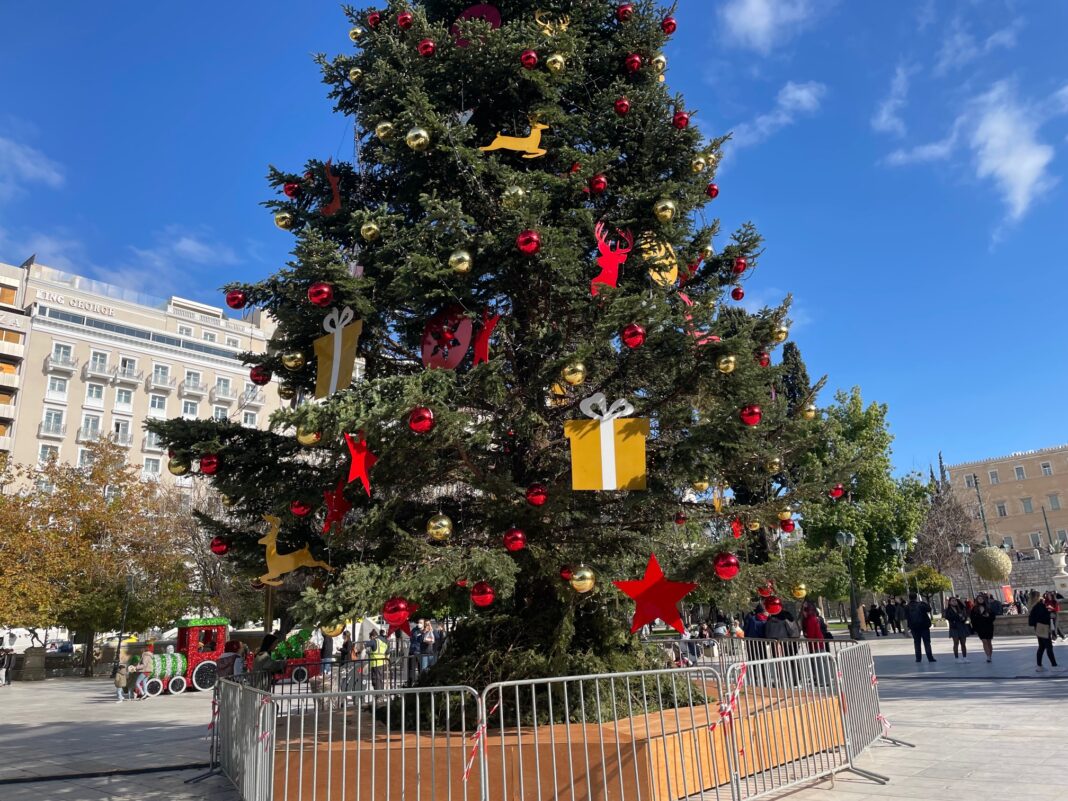Athens Christmas Tree in Syntagma Square: A Festive Guide - Cloudkeys